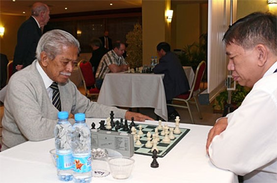 Conversando con: Casto Abundo, servidor del ajedrez a tiempo completo ...